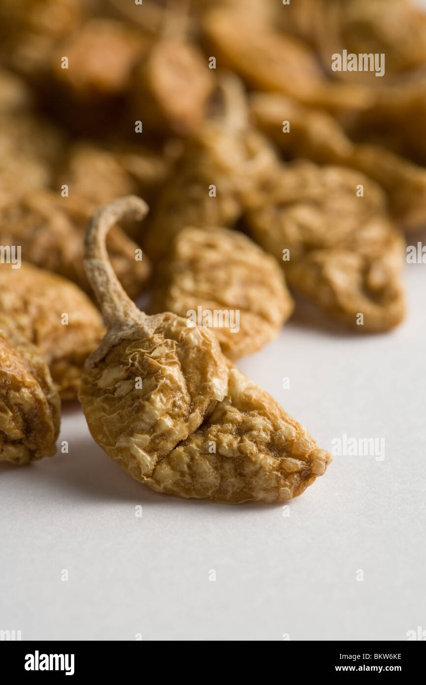 Yellow dried chili pepper Stock Photo - Alamy