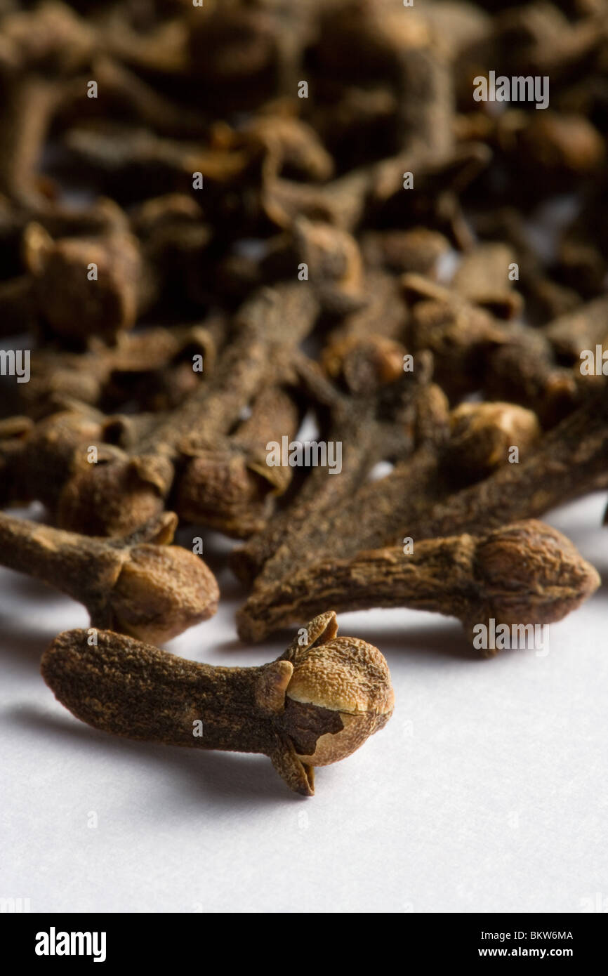 group of cloves Stock Photo - Alamy