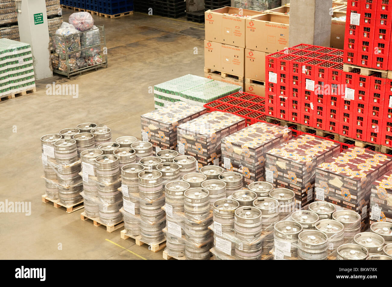 Stockroom hi-res stock photography and images - Alamy