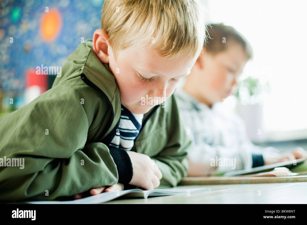 Boys classrooms hi-res stock photography and images - Alamy