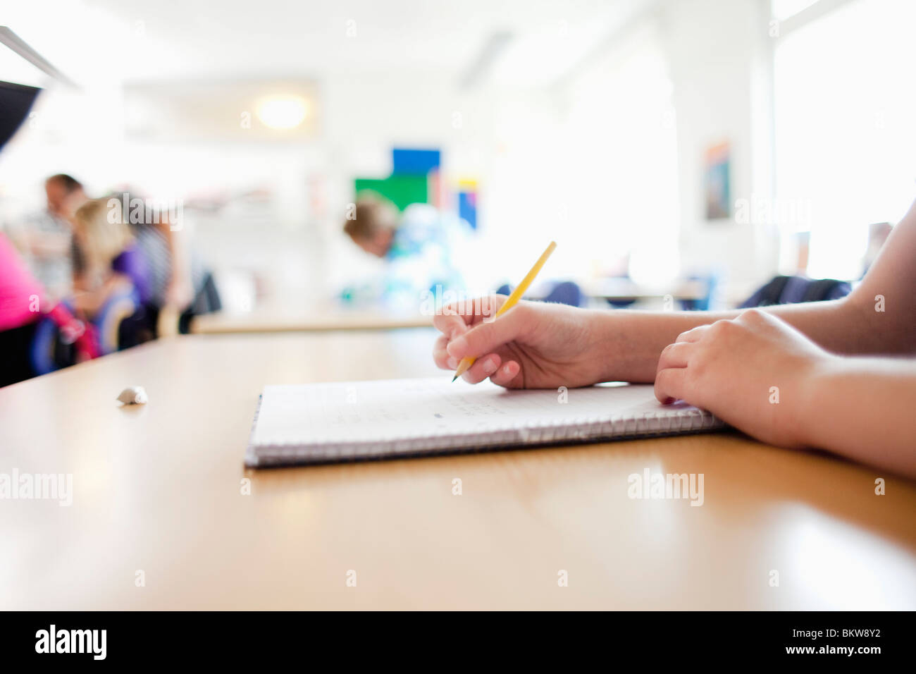 Right Hand Holding Pen High Resolution Stock Photography and Images - Alamy