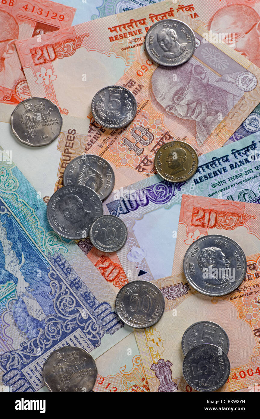 Banknotes and coins of Indian rupee currency Stock Photo - Alamy