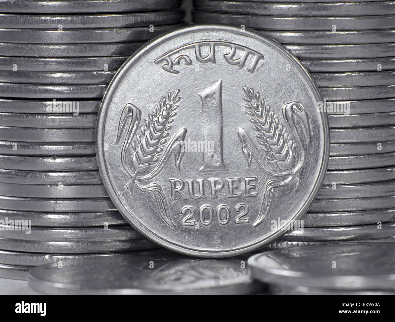 Indian 1 rupee coin hi-res stock photography and images - Alamy