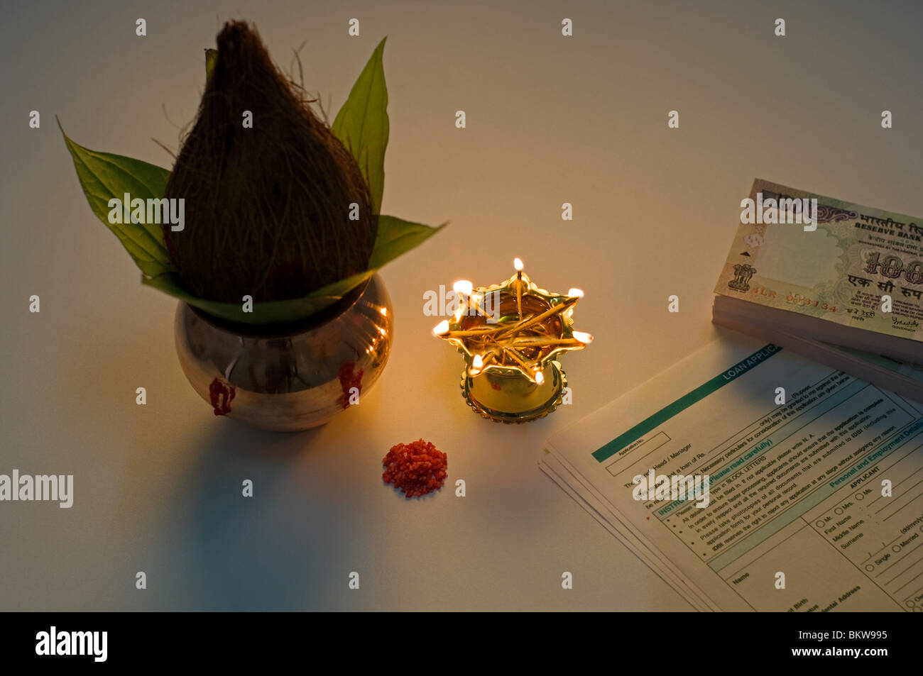 Traditional indian offerings and bundles of indian rupees Stock Photo ...