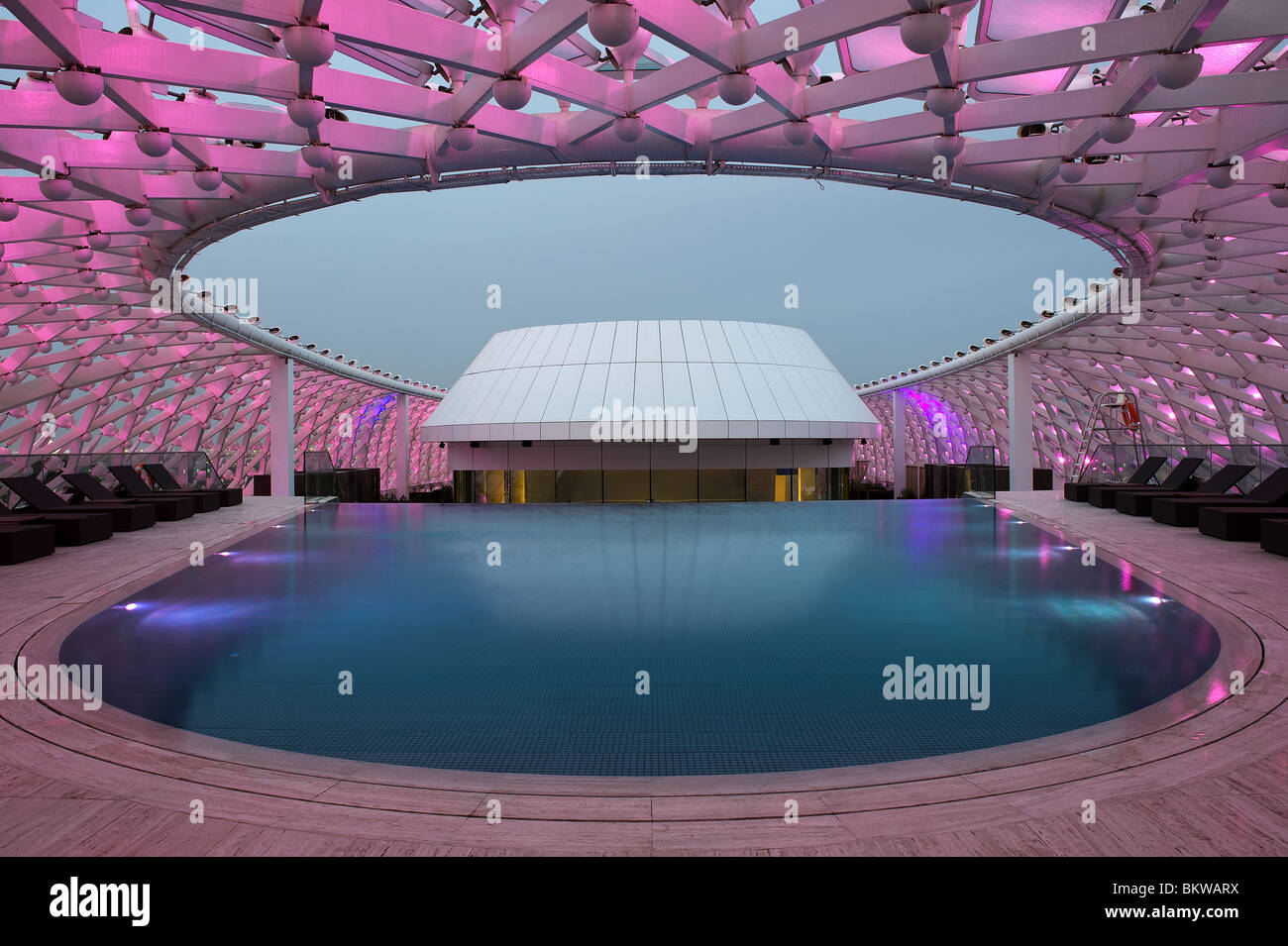 Abu dhabi uae swimming pool hi-res stock photography and images - Alamy