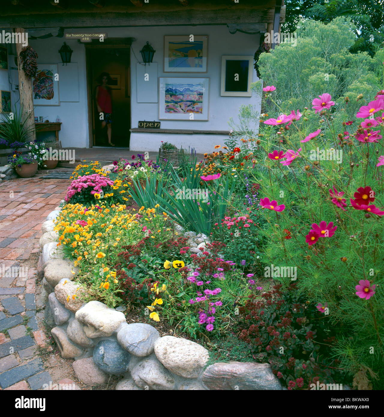 Art gallery along road hi-res stock photography and images - Alamy