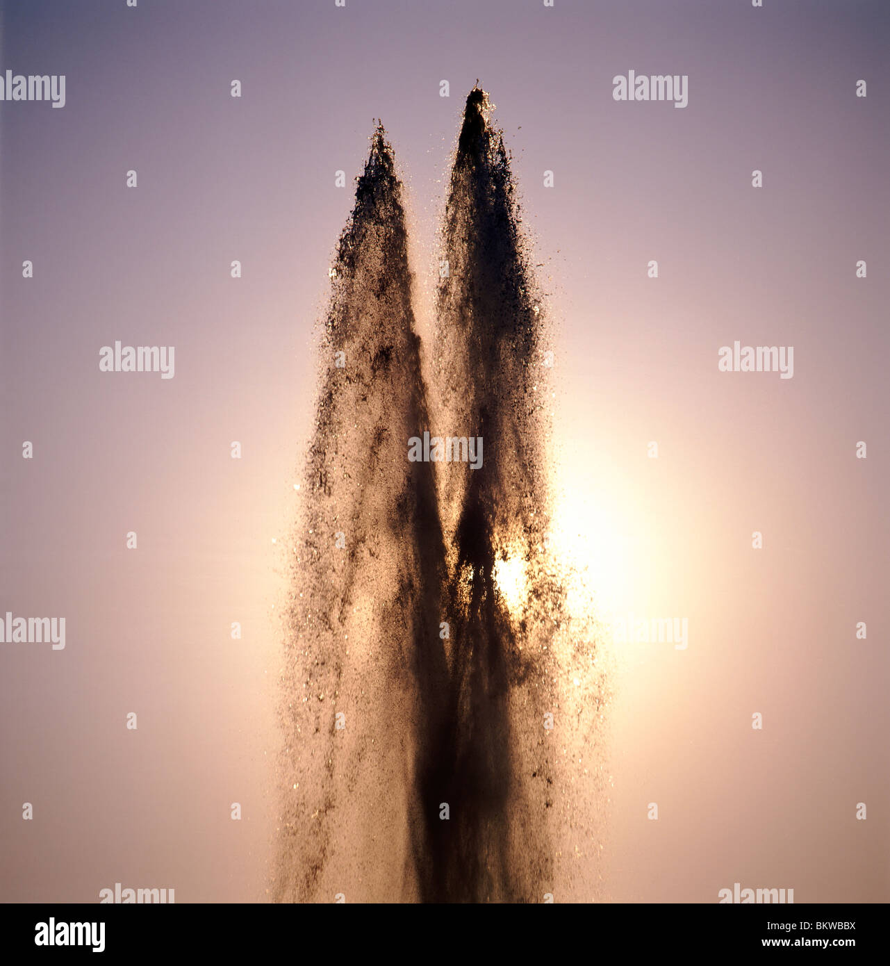 Fountain at sunset, Point Park, confluence of 3 rivers (Allegheny ...