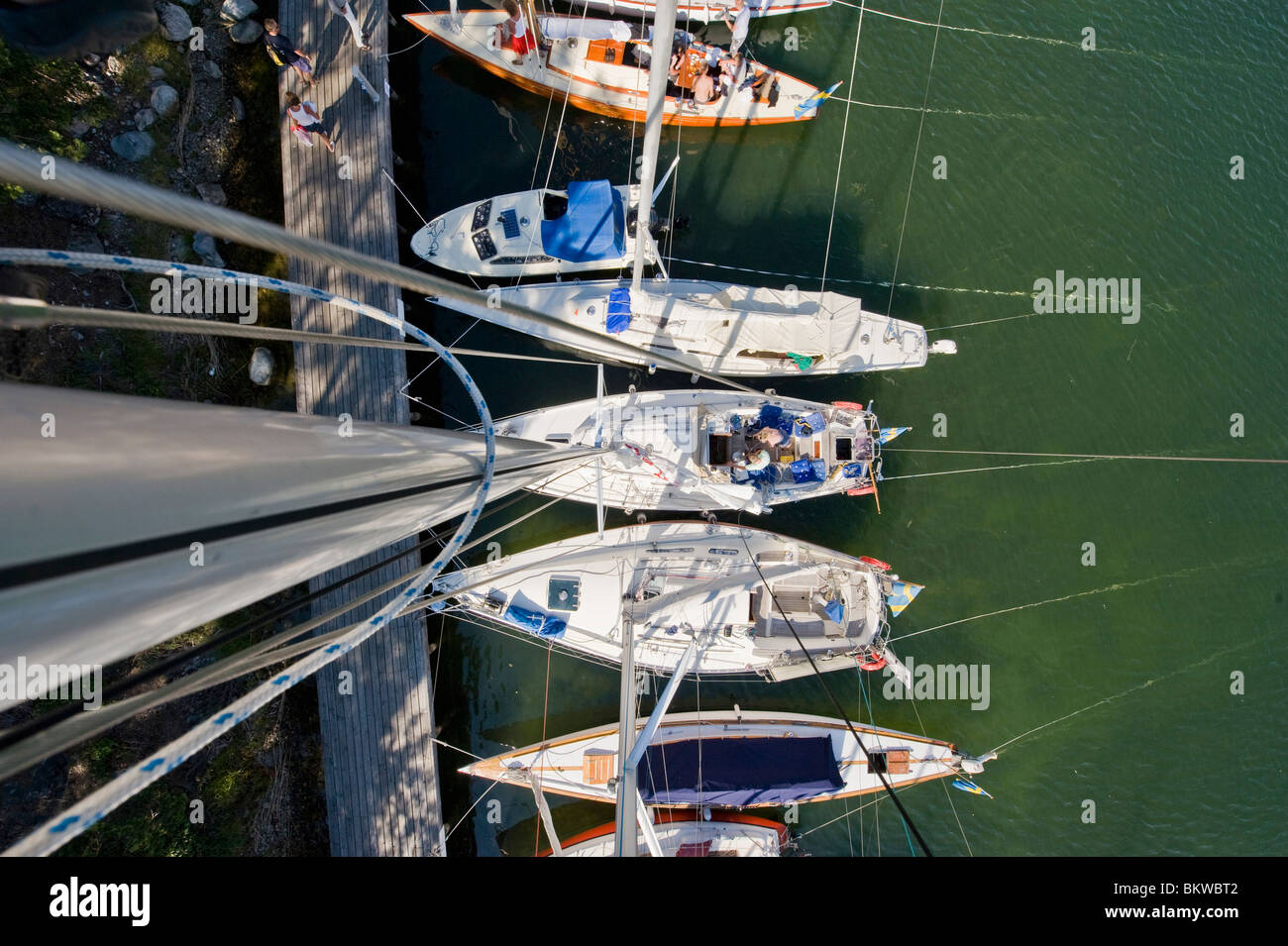 Tethered canal boat hi-res stock photography and images - Alamy