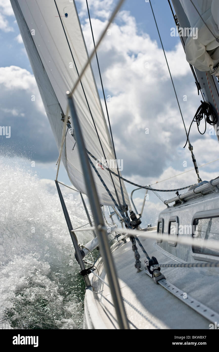 Sailing their boat hi-res stock photography and images - Alamy