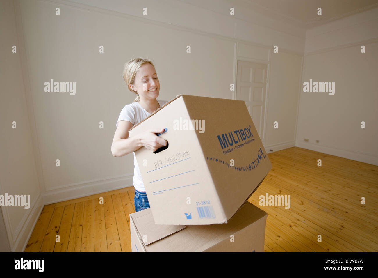 Heavy boxes up hi-res stock photography and images - Alamy