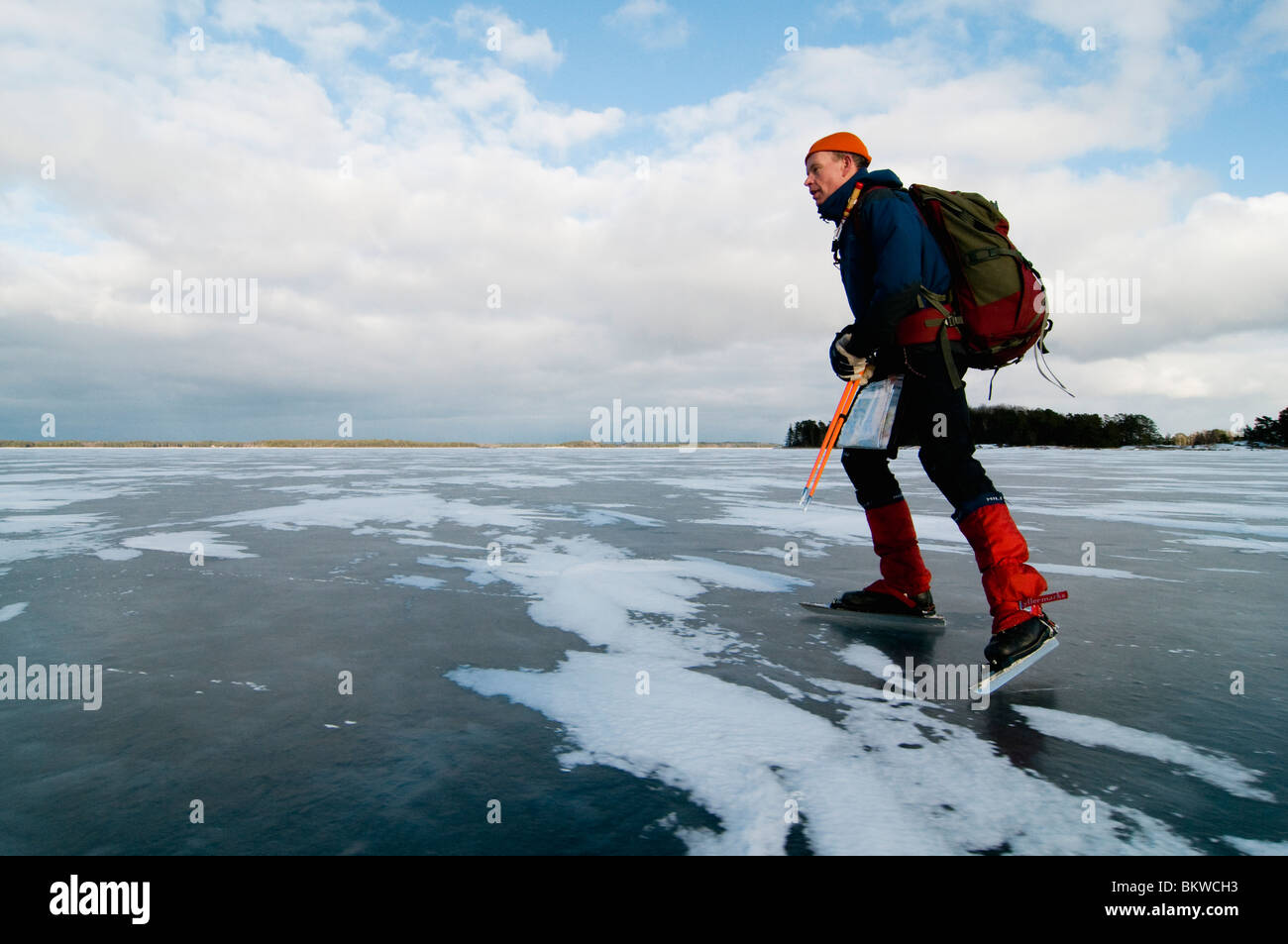 Long distance skates hi-res stock photography and images - Alamy
