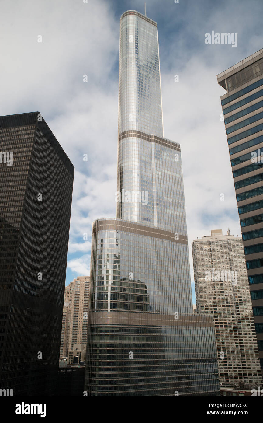 Trump tower chicago hi-res stock photography and images - Alamy