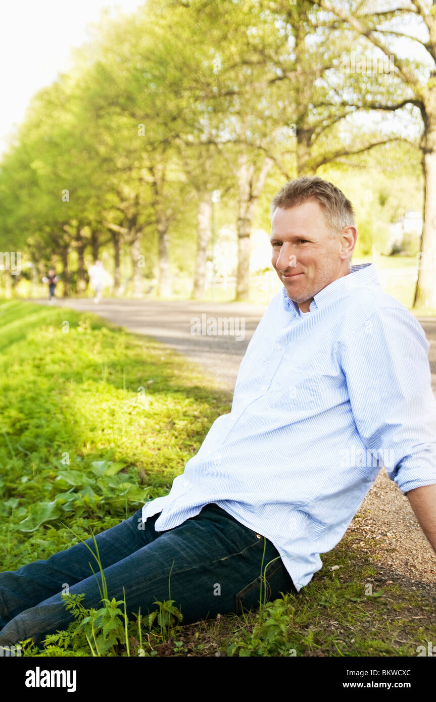 Pavement grass verge hi-res stock photography and images - Alamy