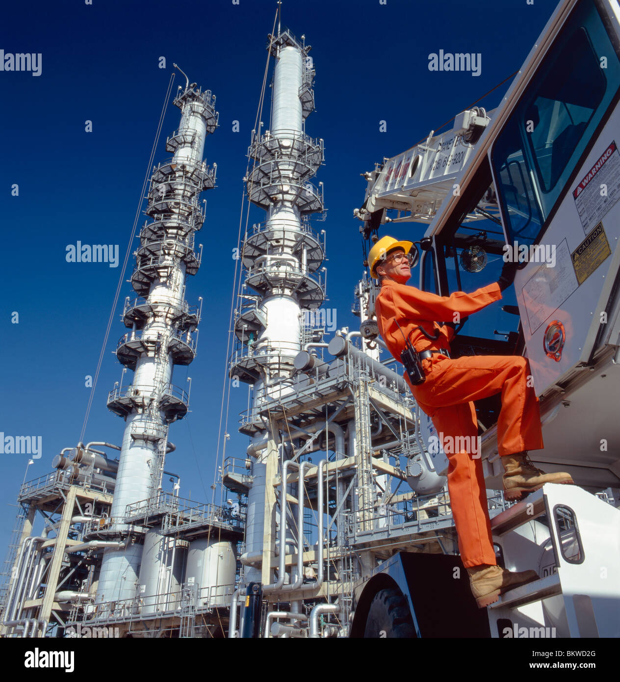 Oil refinery plant power generator hi-res stock photography and images ...