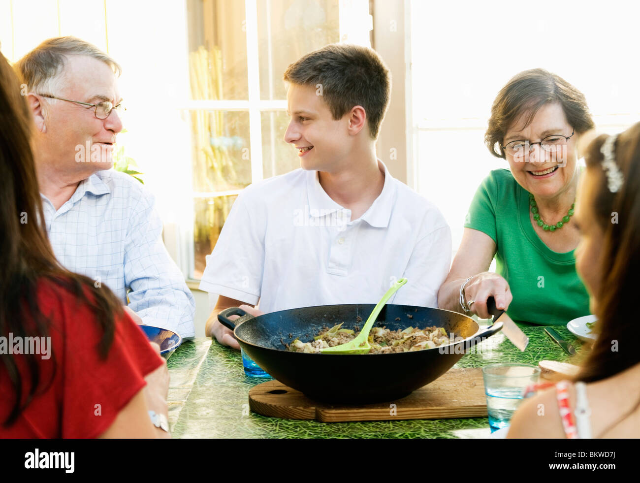 Three generations dinner hi-res stock photography and images - Alamy