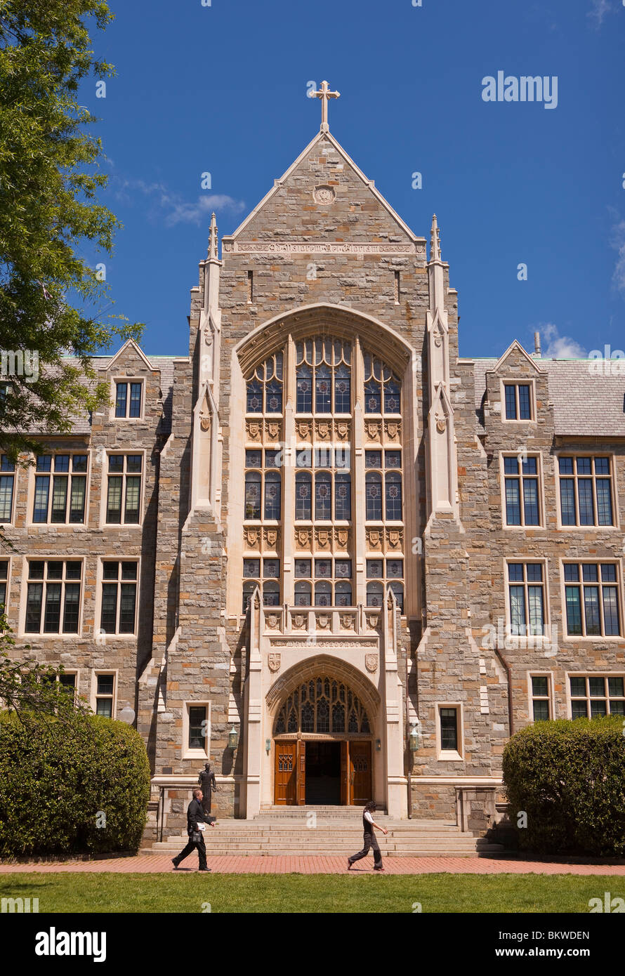 WASHINGTON, DC, USA - White Gravenor building at Georgetown University ...