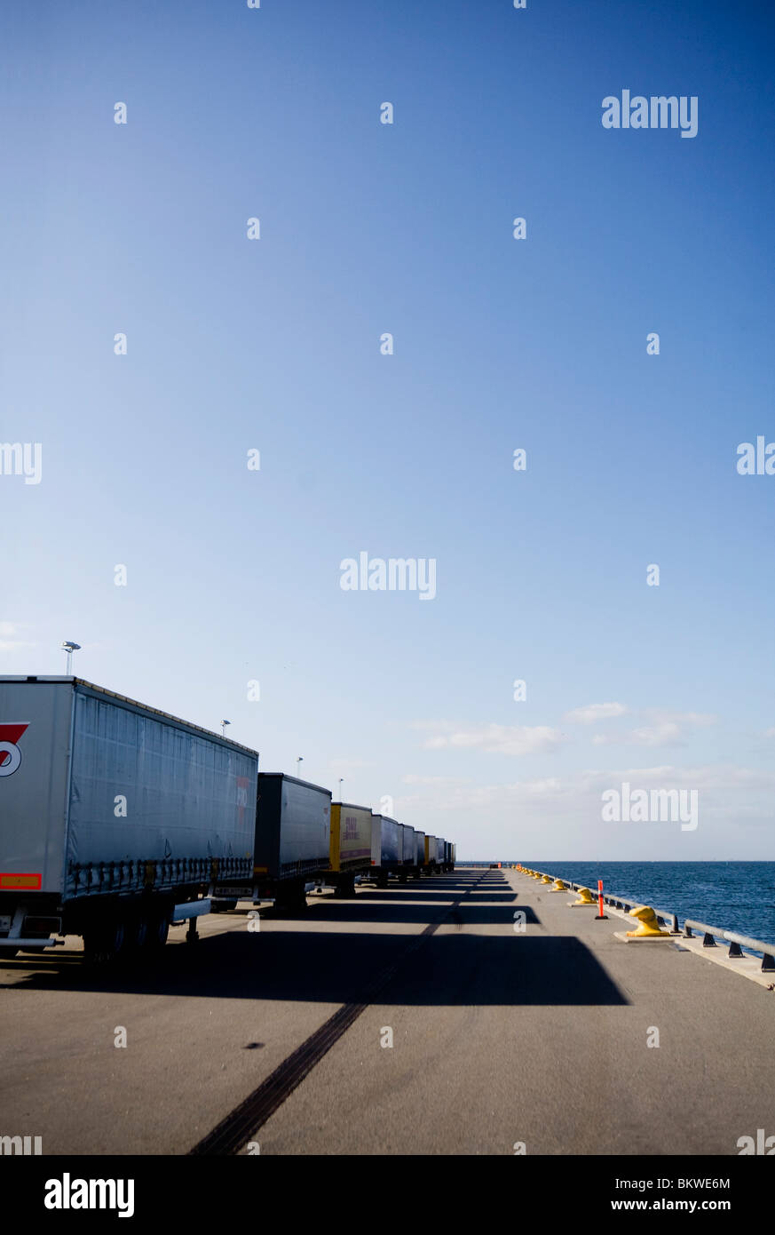 Trucktrailers hi-res stock photography and images - Alamy