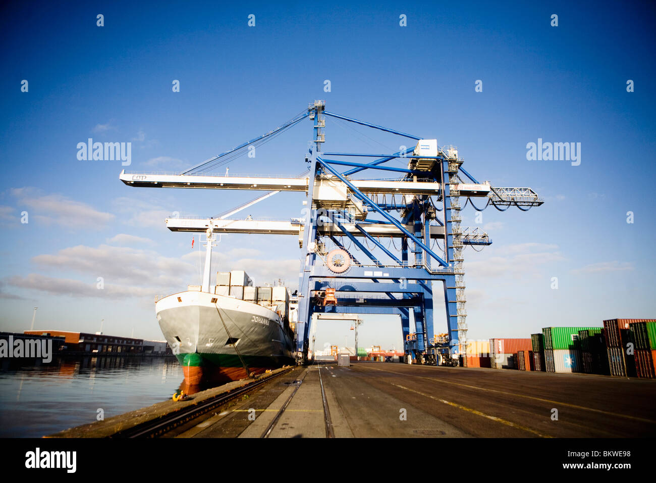 Crane Transfer Stock Photos & Crane Transfer Stock Images - Alamy