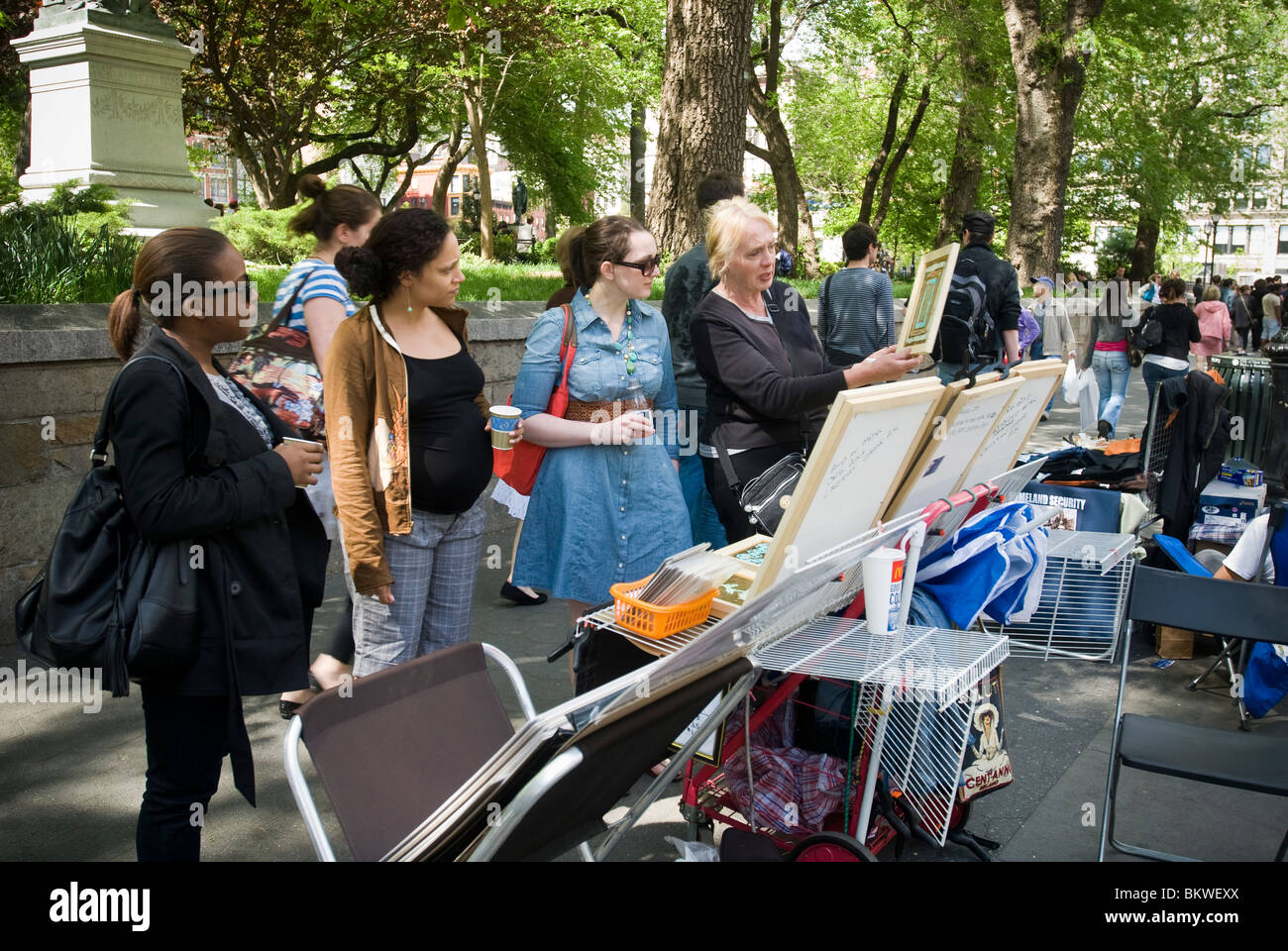Artists sell their wares in Union Square in New York Stock Photo - Alamy