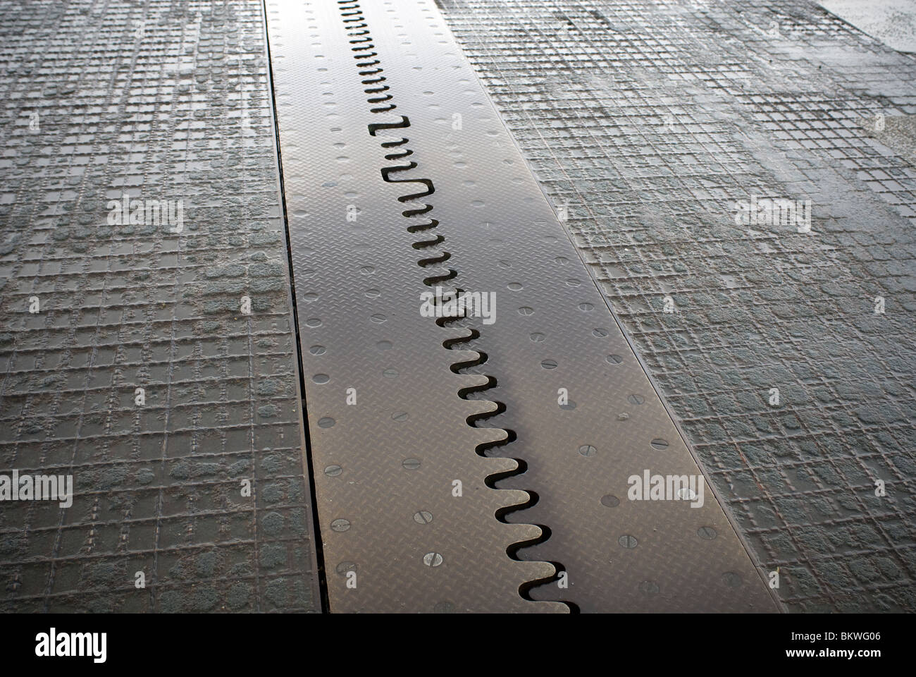 Expansion joint bridge hi-res stock photography and images - Alamy