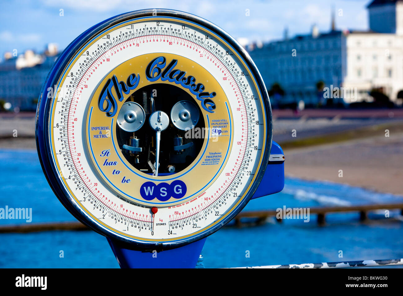 Old weighing machine scales hi-res stock photography and images - Alamy