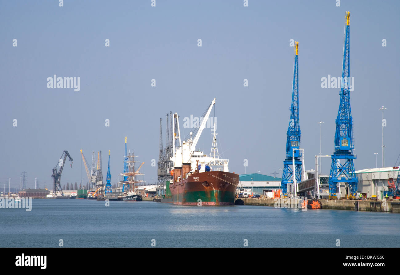 port of southampton Hampshire Stock Photo - Alamy