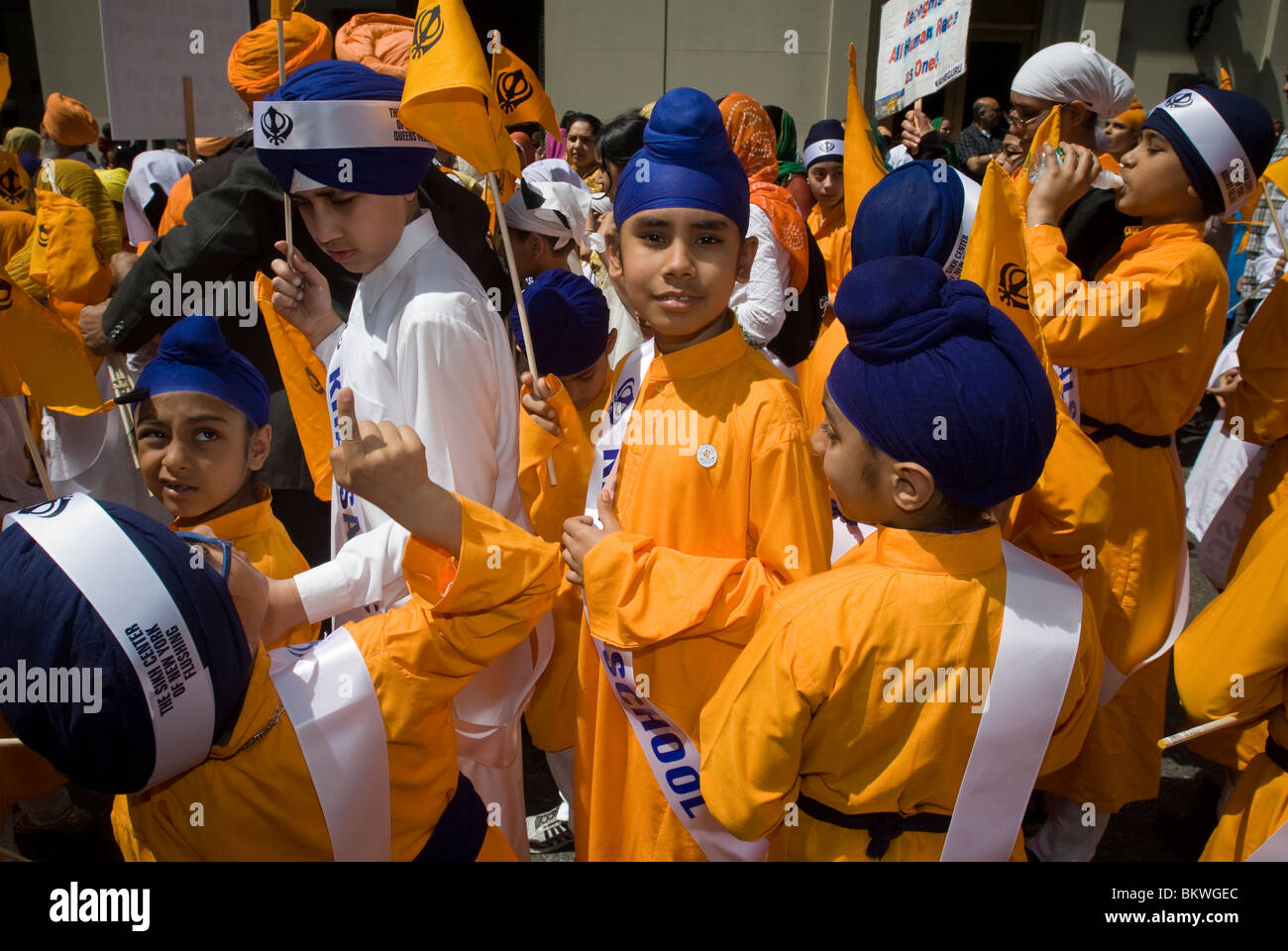 Thousands watch and participate in the 23rd Annual Sikh Day Parade in ...