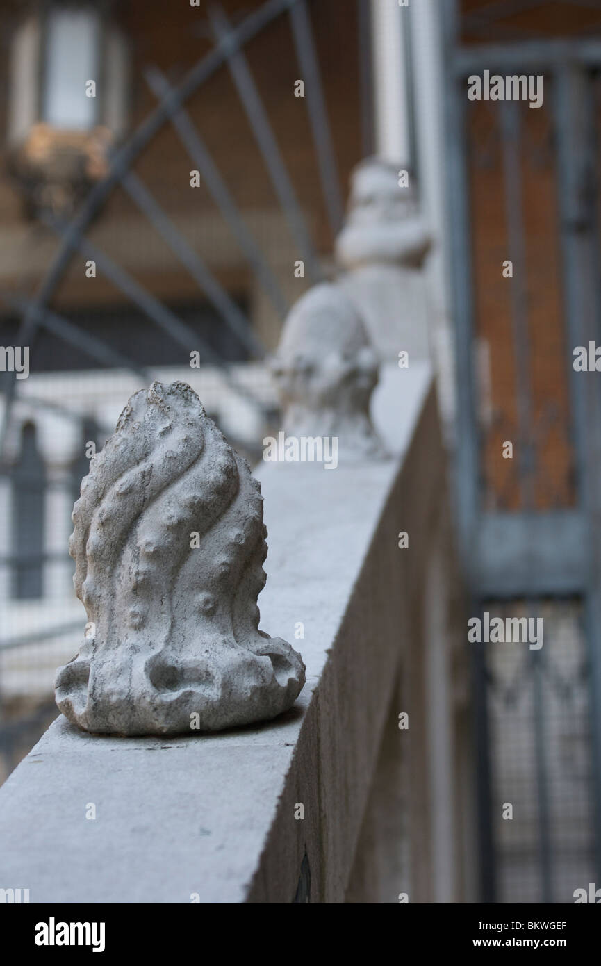 Octopus carved stone hi-res stock photography and images - Alamy