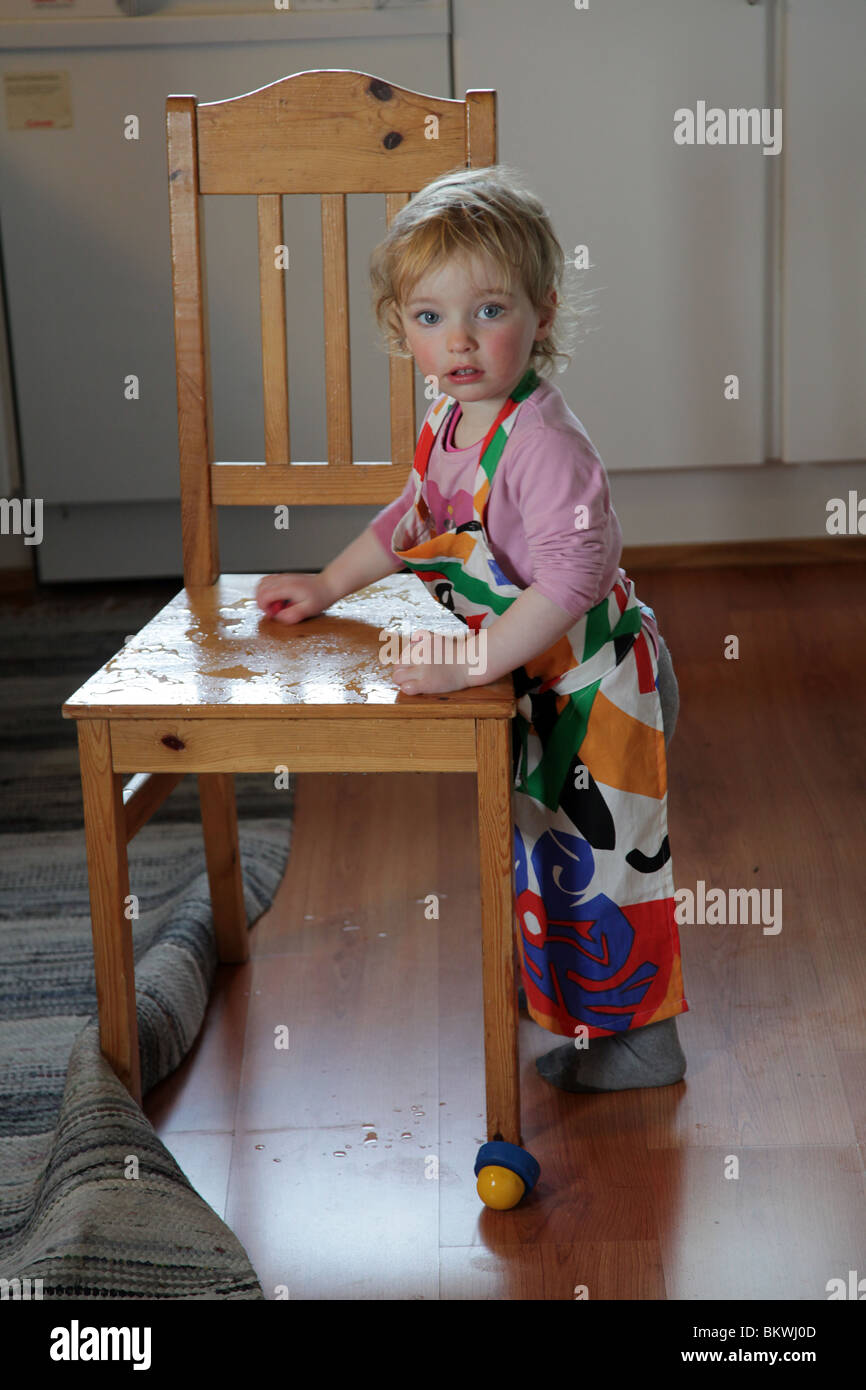 Baby playing water sponge hi-res stock photography and images - Alamy