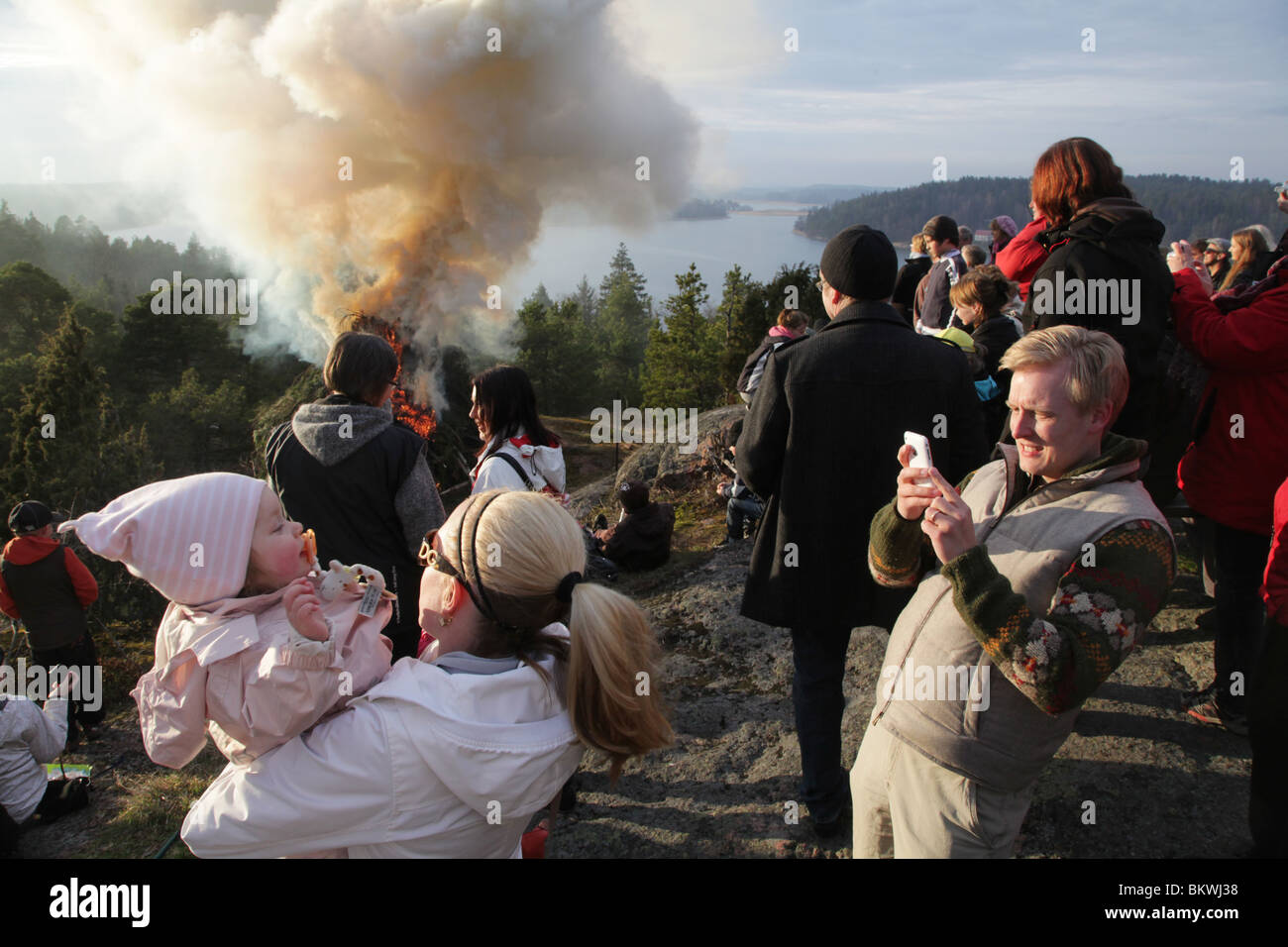 Traditional bonfire hi-res stock photography and images - Alamy