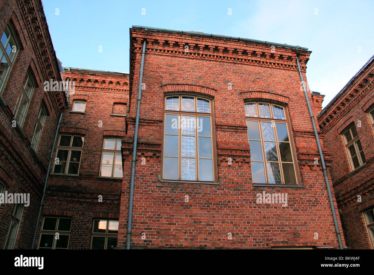 Red brick high school hi-res stock photography and images - Alamy