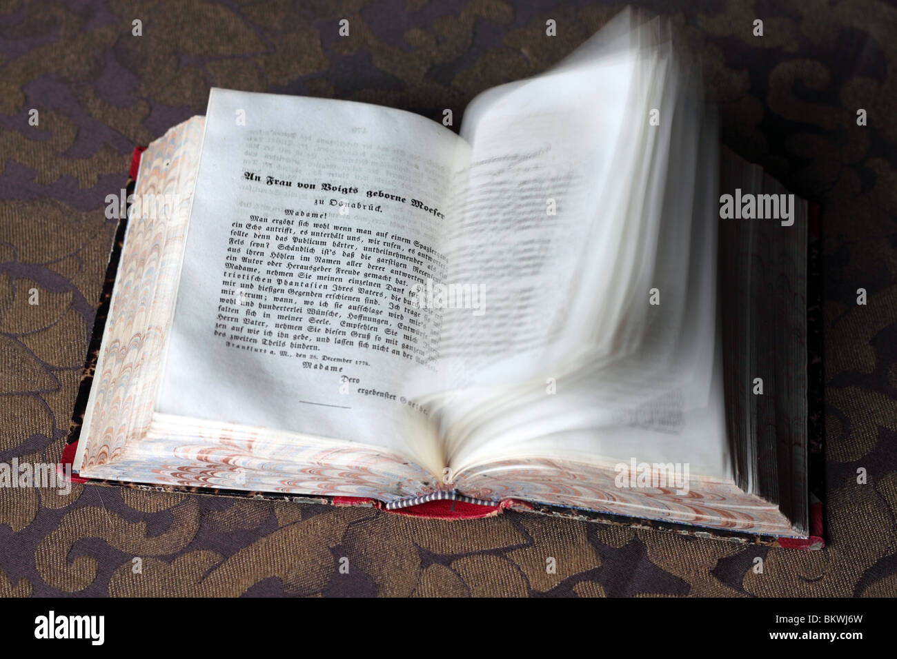 Browse page hi-res stock photography and images - Alamy