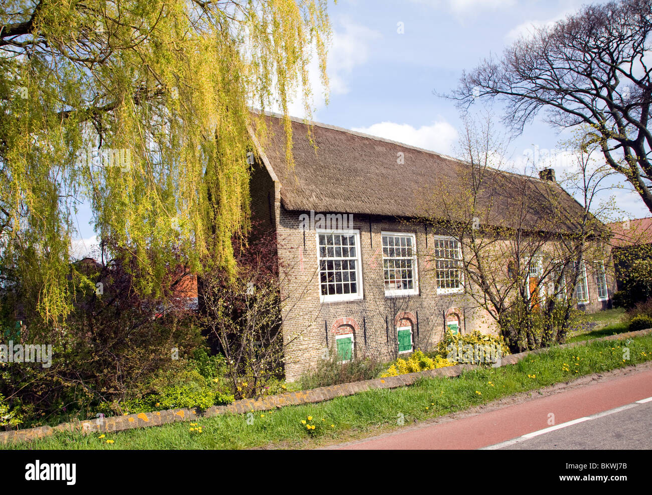 Thatched farmhouse hi-res stock photography and images - Alamy