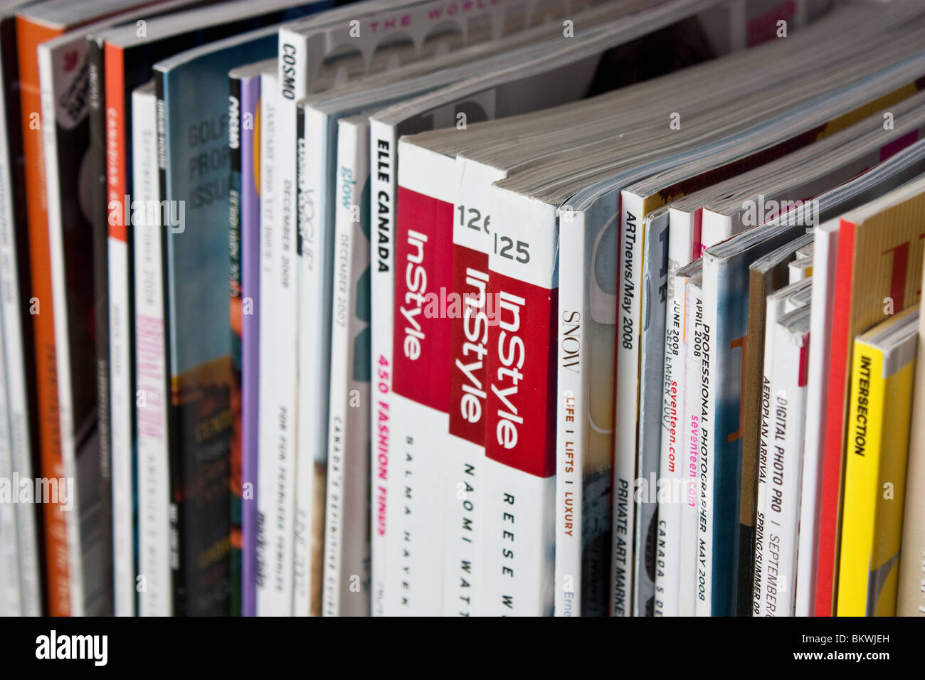 Fashion magazines hi-res stock photography and images - Alamy