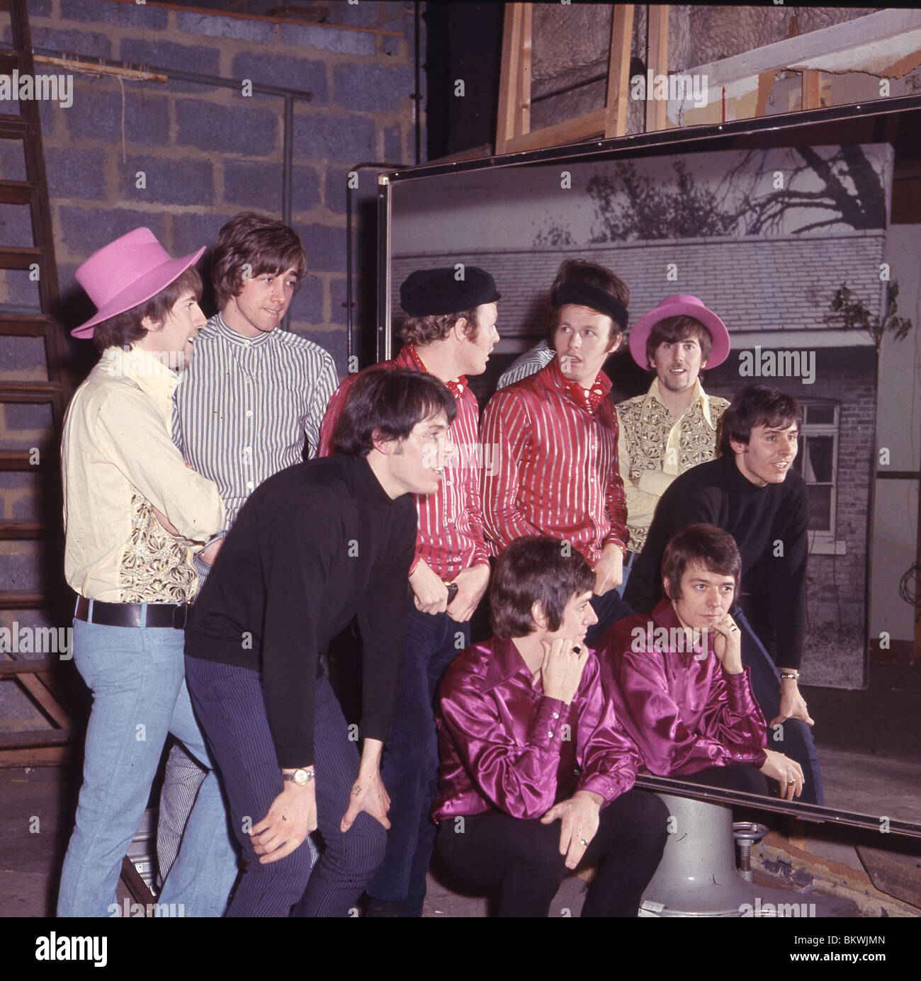 HOLLIES in 1967 from l: Graham Nash, Tony Hicks, Bernie Calvert, Bobby ...
