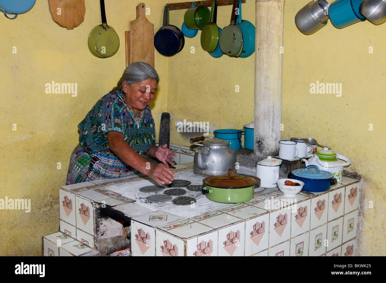 Indigenous maya woman cooking traditional hi-res stock photography and ...