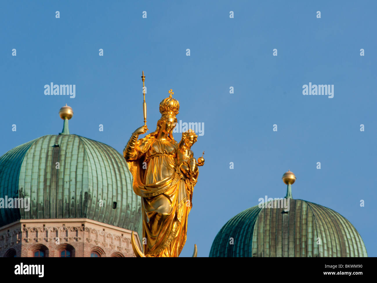 Statue of maria and frauenkirche hi-res stock photography and images ...