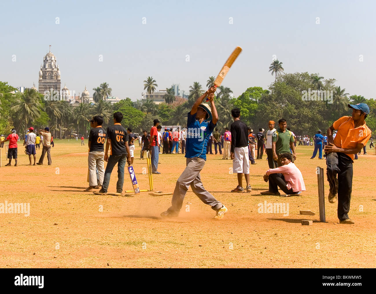 People playing cricket, Oval Maidan, Bombay, India Stock Photo - Alamy