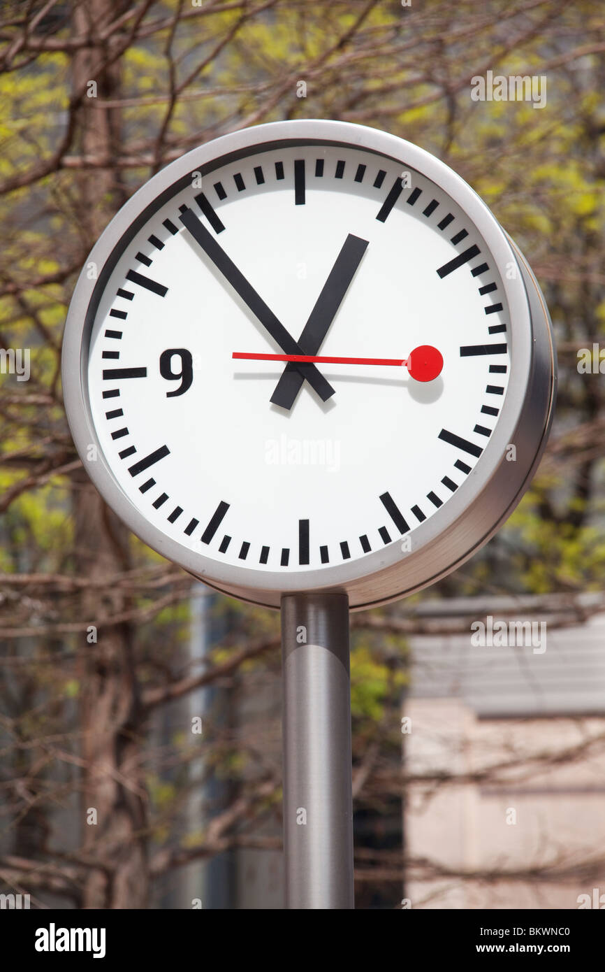 6 public clocks hi-res stock photography and images - Alamy