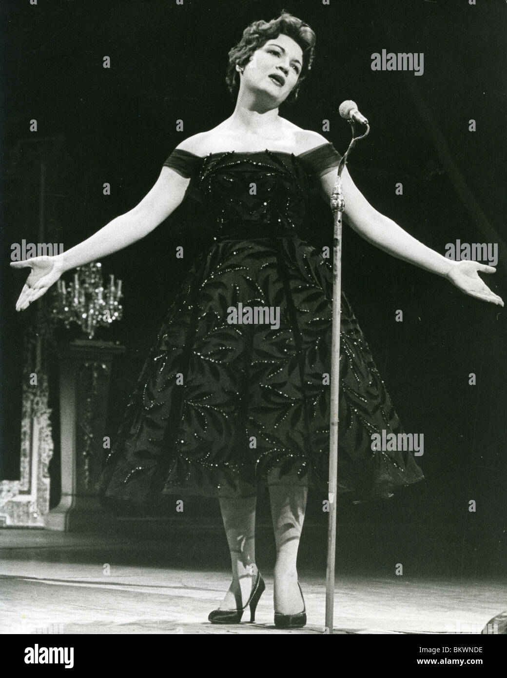 CONNIE FRANCIS - US singer about 1968 Stock Photo - Alamy