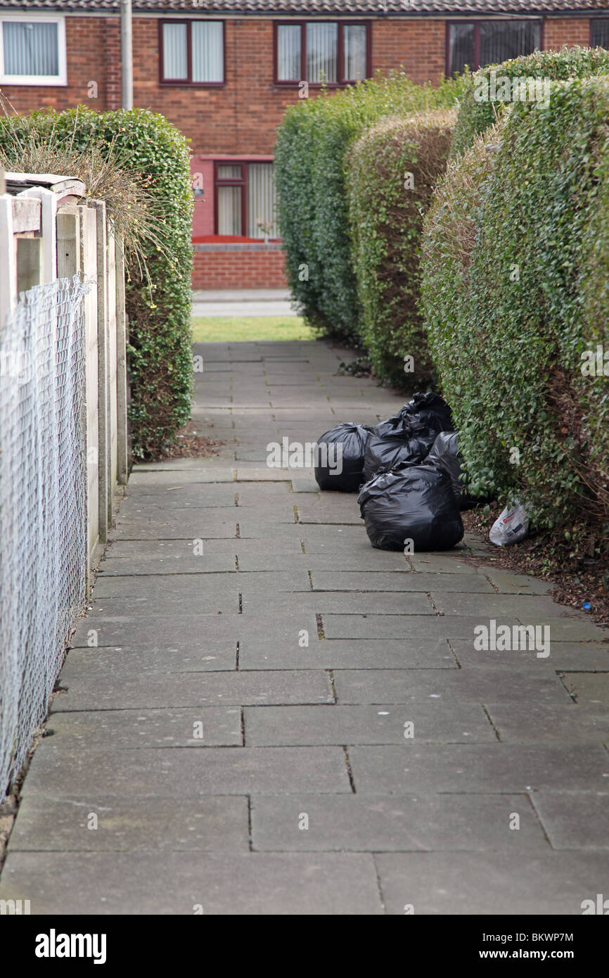 Bins left out hi-res stock photography and images - Alamy