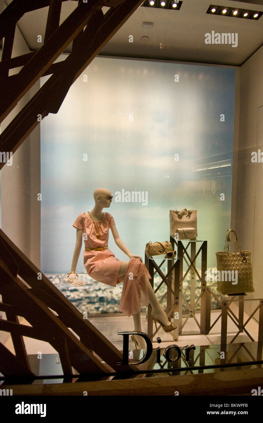 Dior storefront hi-res stock photography and images - Alamy