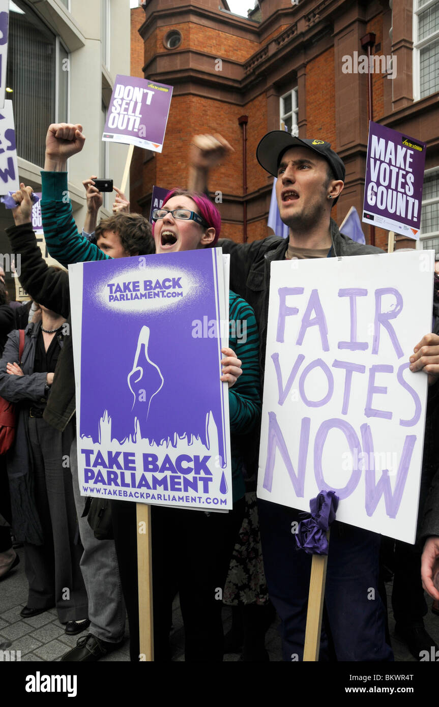 Voting system hi-res stock photography and images - Alamy