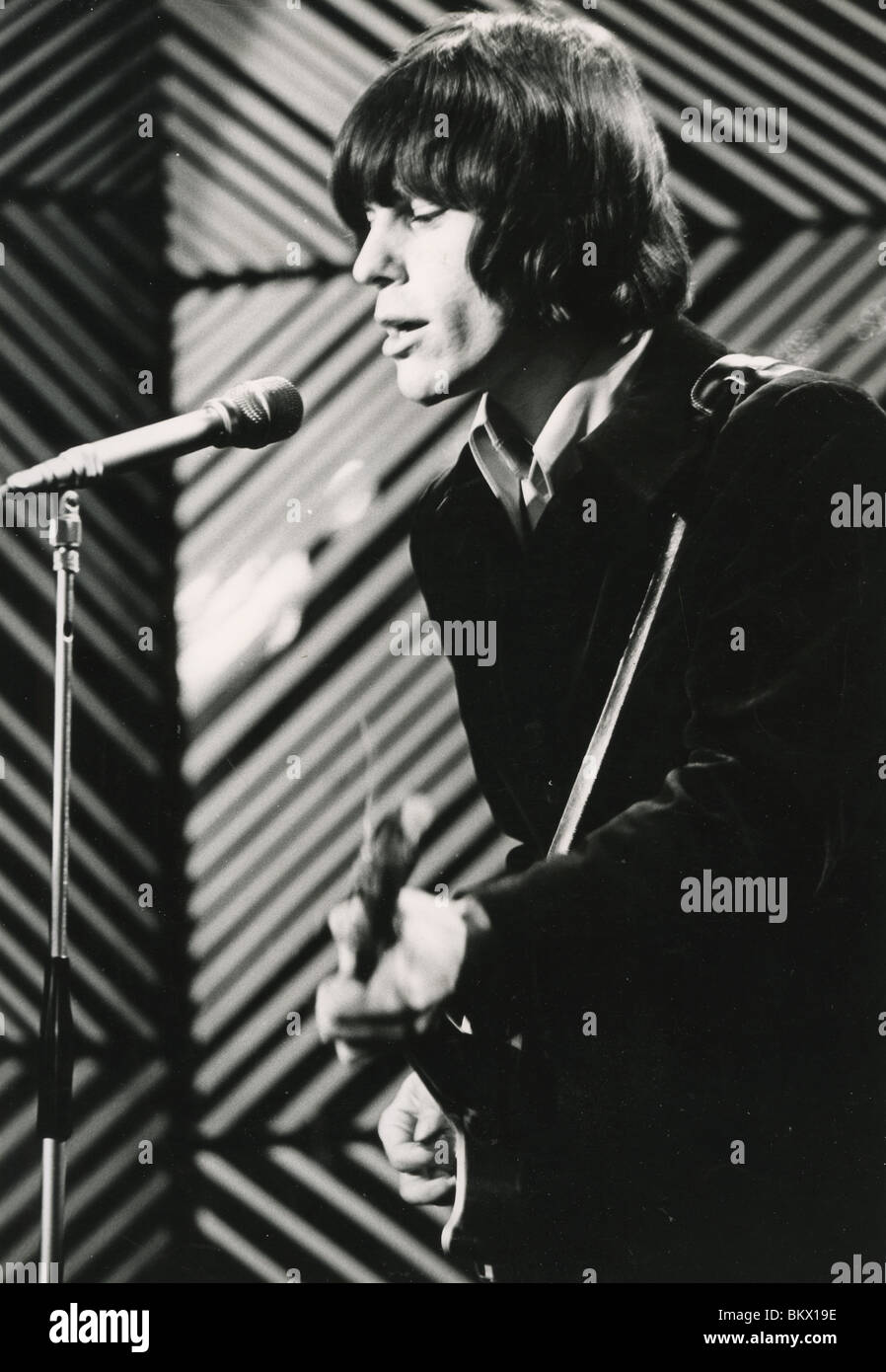 JEFF BECK in May 1967 shortly after leaving the Yardbirds - photo Tony ...