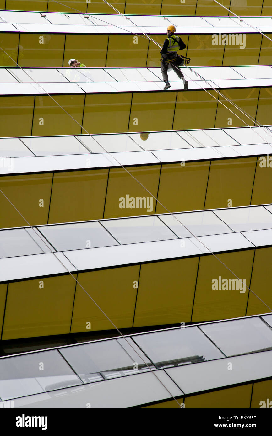 Rope descent system hi-res stock photography and images - Alamy