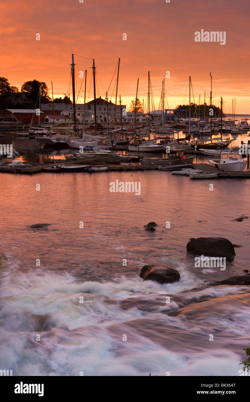 Camden harbor in autumn hi-res stock photography and images - Alamy