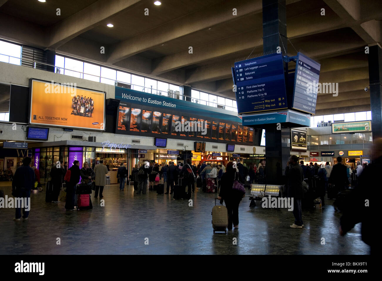London Euston Railway Station Concourse Stock Photos & London Euston ...