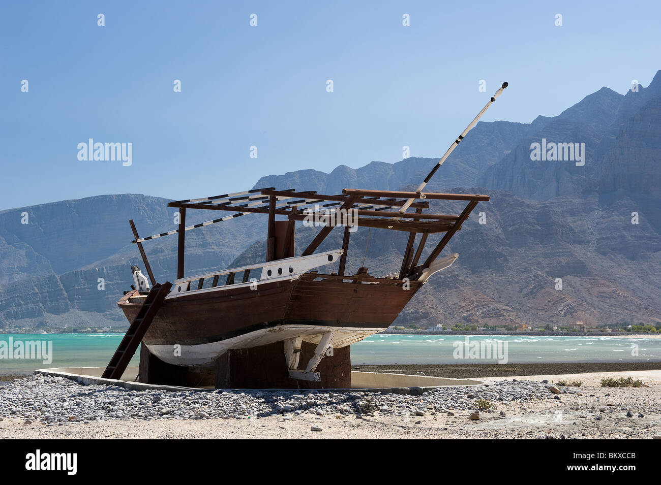 Traditional fishing boat, Musandam coast, Oman Stock Photo - Alamy Traditional fishing boat, Musandam coast, Oman Stock Photo - Alamy