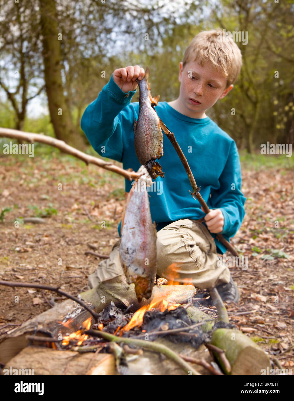 Campfire cooking child not sausages hi-res stock photography and images ...