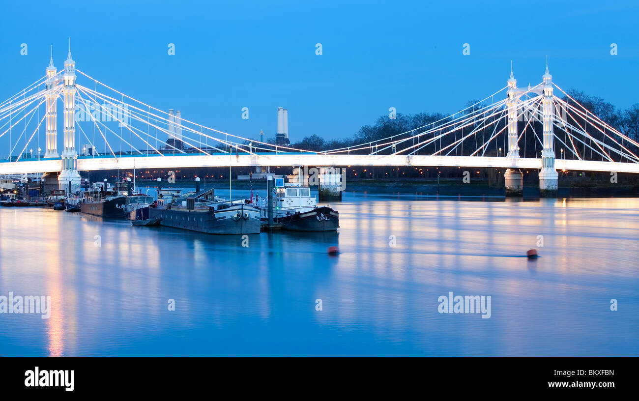 Albert Bridge London Stock Photos & Albert Bridge London Stock Images ...